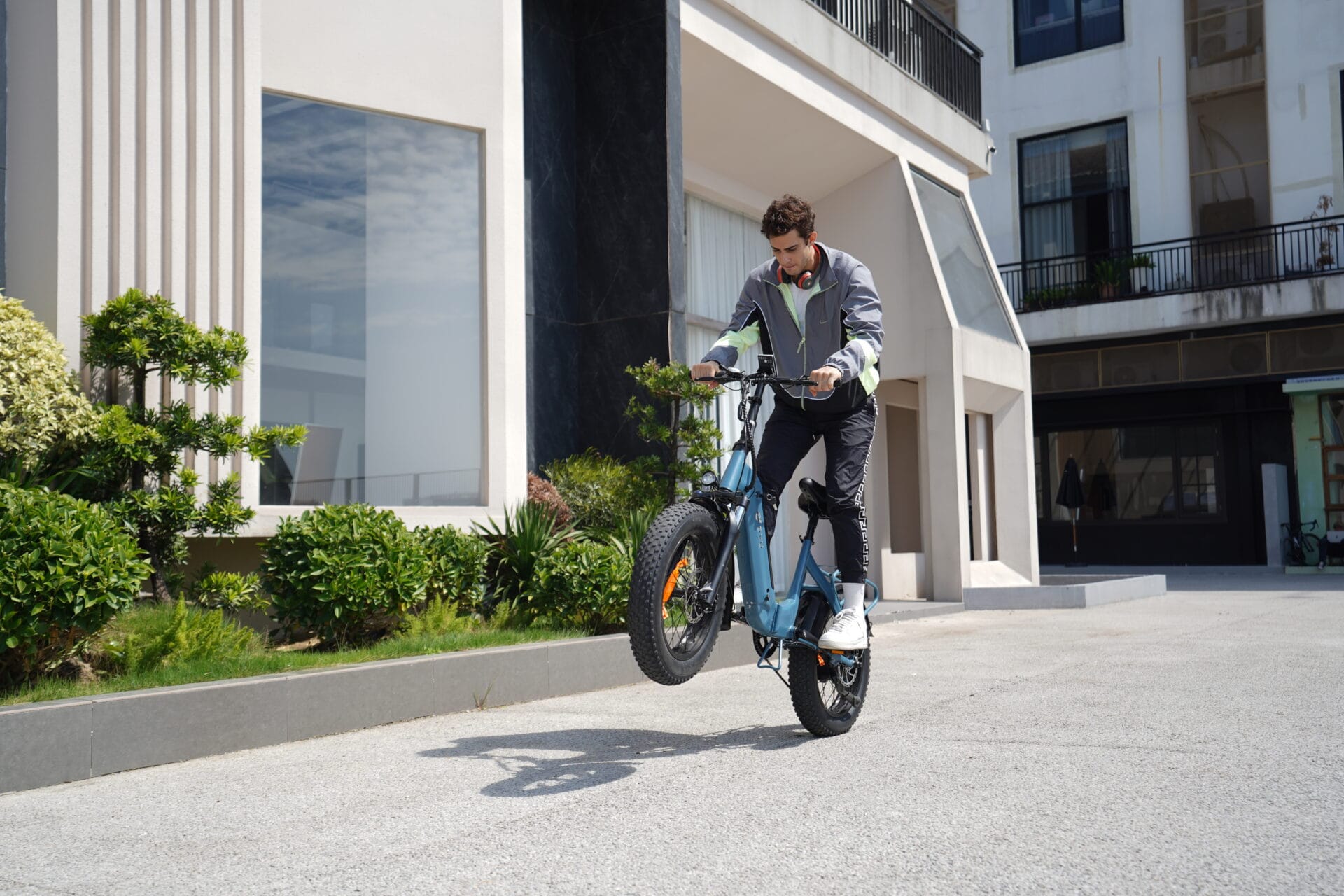 Why Foldable Electric Mountain Bikes Are a Commuter’s Secret Weapon ...
